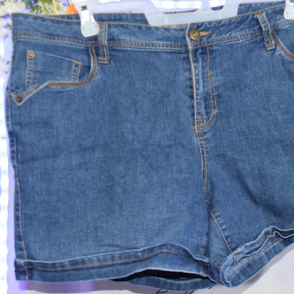 Baccini | Shorts | Baccini Classic Denim Shorts Size 8w | Poshmark